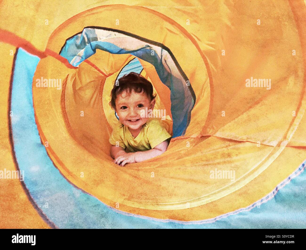 Happy toddlers hi-res stock photography and images - Alamy