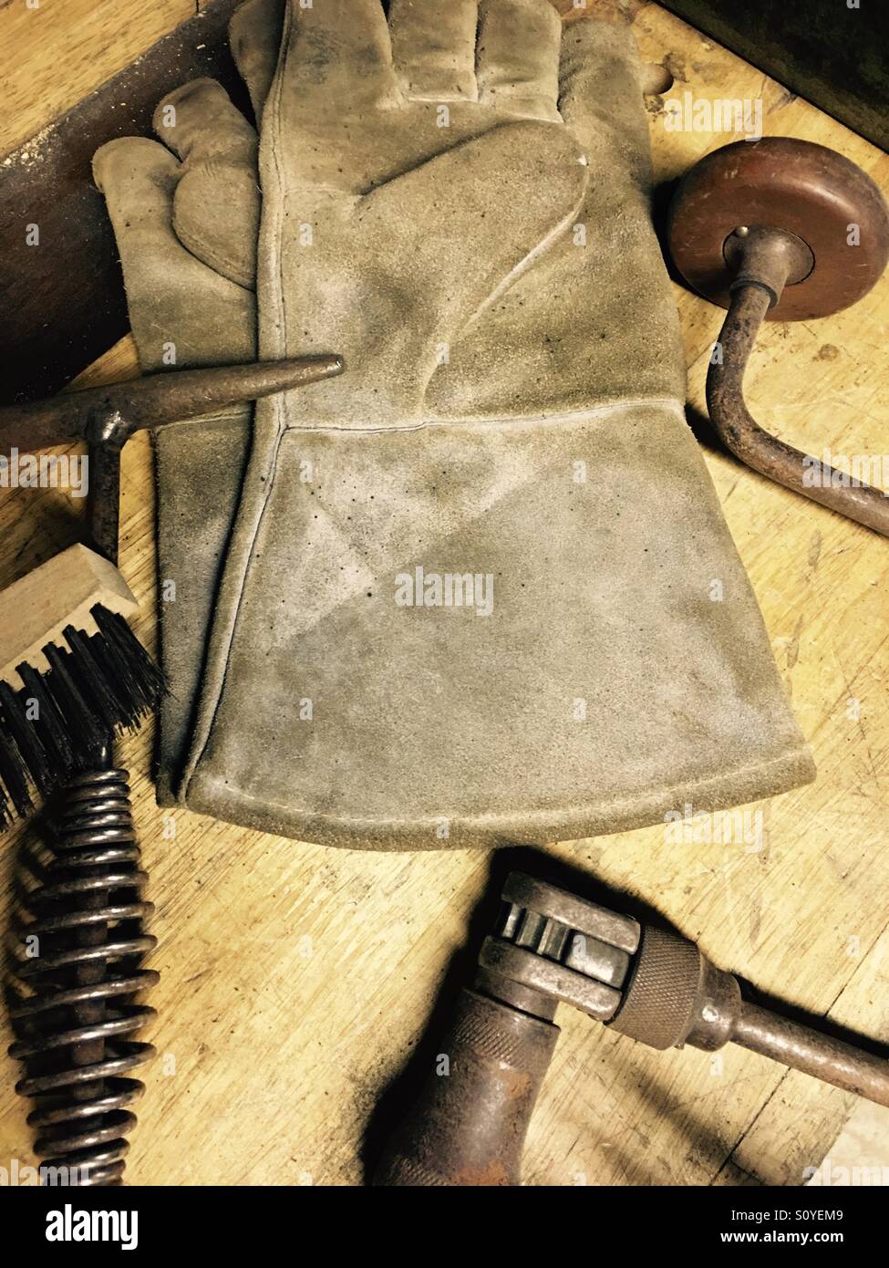 Man drill hi-res stock photography and images - Alamy