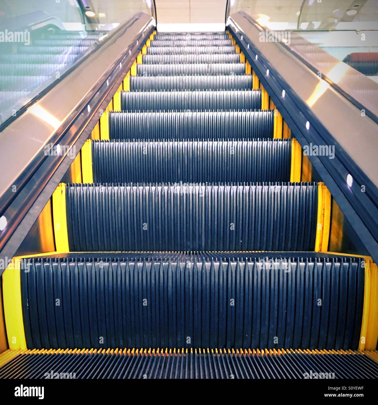 Escalator stair steps hi-res stock photography and images - Alamy