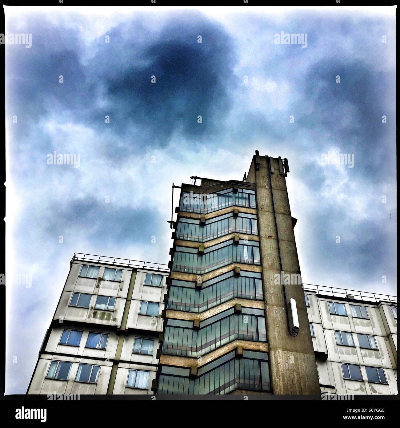 City tower block hi-res stock photography and images - Alamy