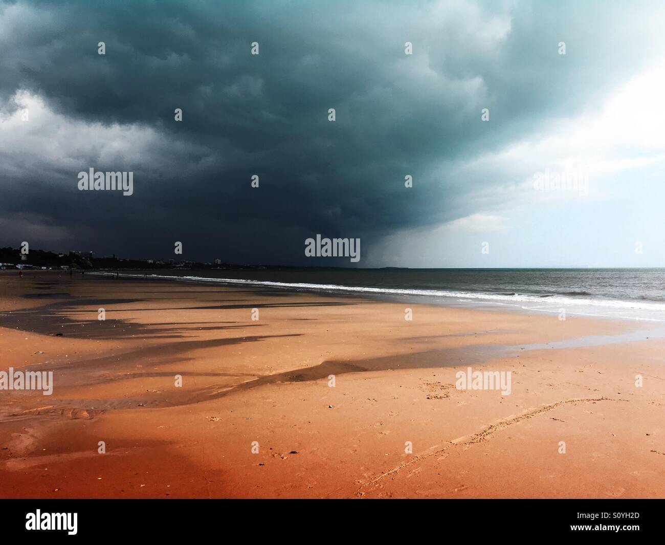 Arriving at beach hi-res stock photography and images - Alamy
