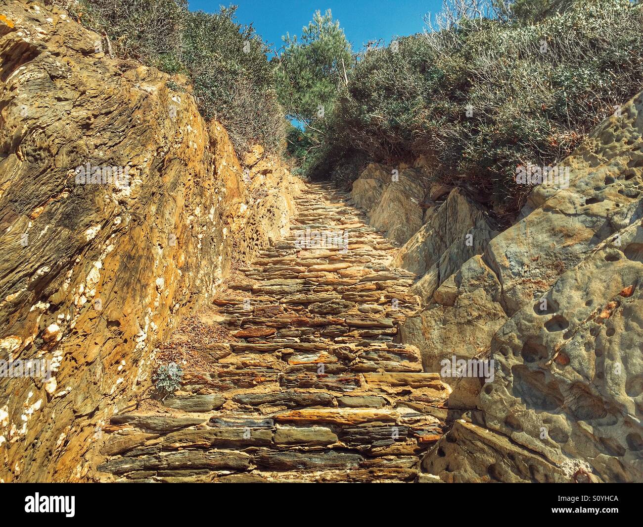Ancient stone staircase pathway hi-res stock photography and images - Alamy