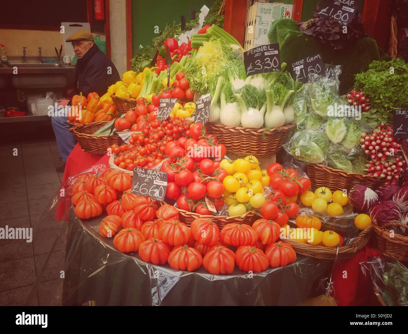 Five a day market stall hi-res stock photography and images - Alamy