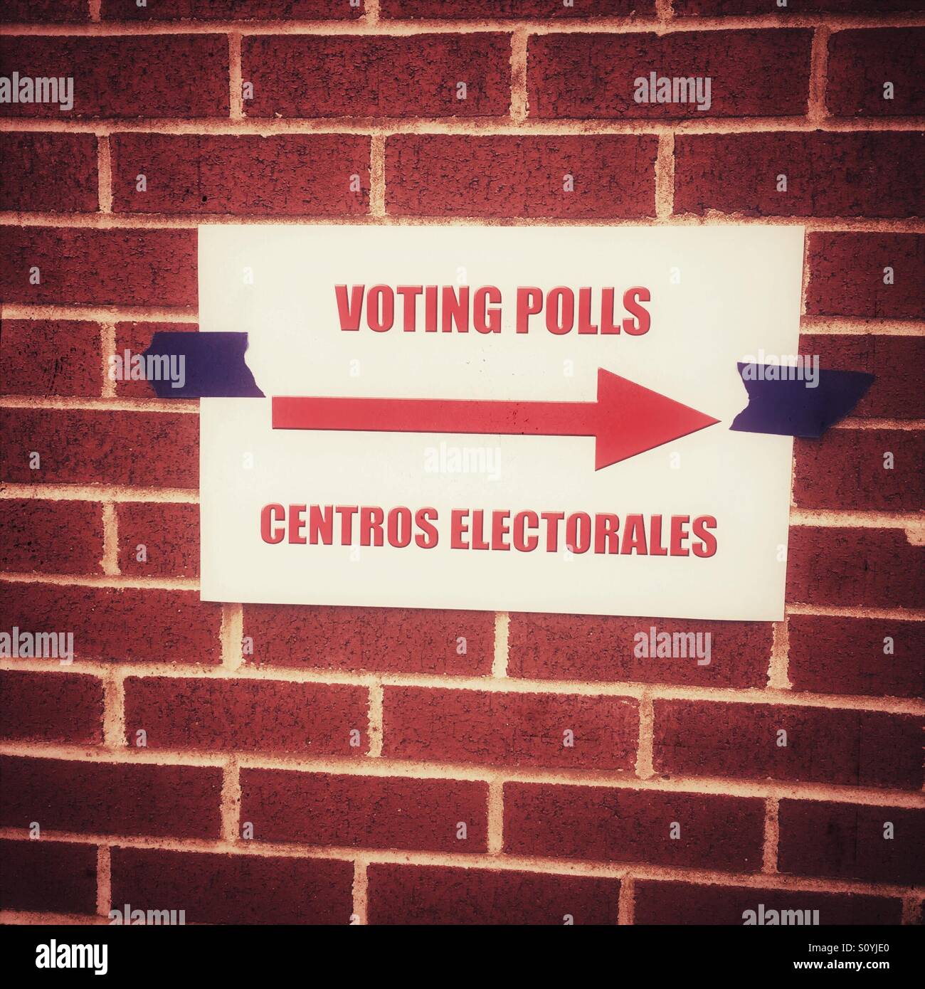 Voting english spanish hi-res stock photography and images - Alamy