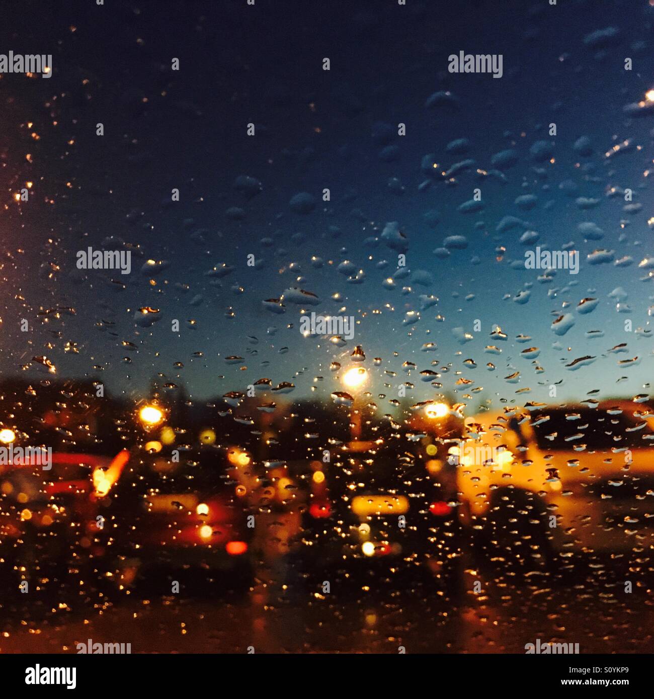 Cars through the night hi-res stock photography and images - Alamy