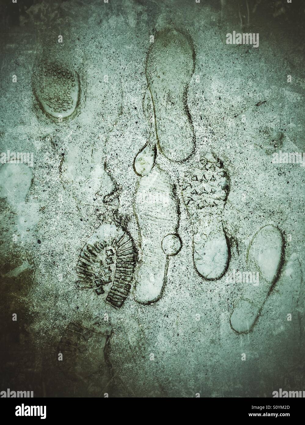 Footprints mud hi-res stock photography and images - Alamy