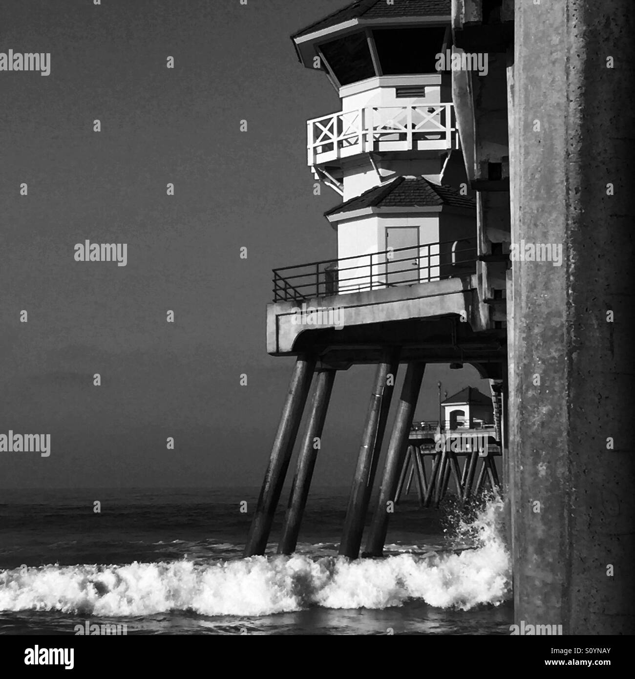 Huntington beach black and white pier hi-res stock photography and ...