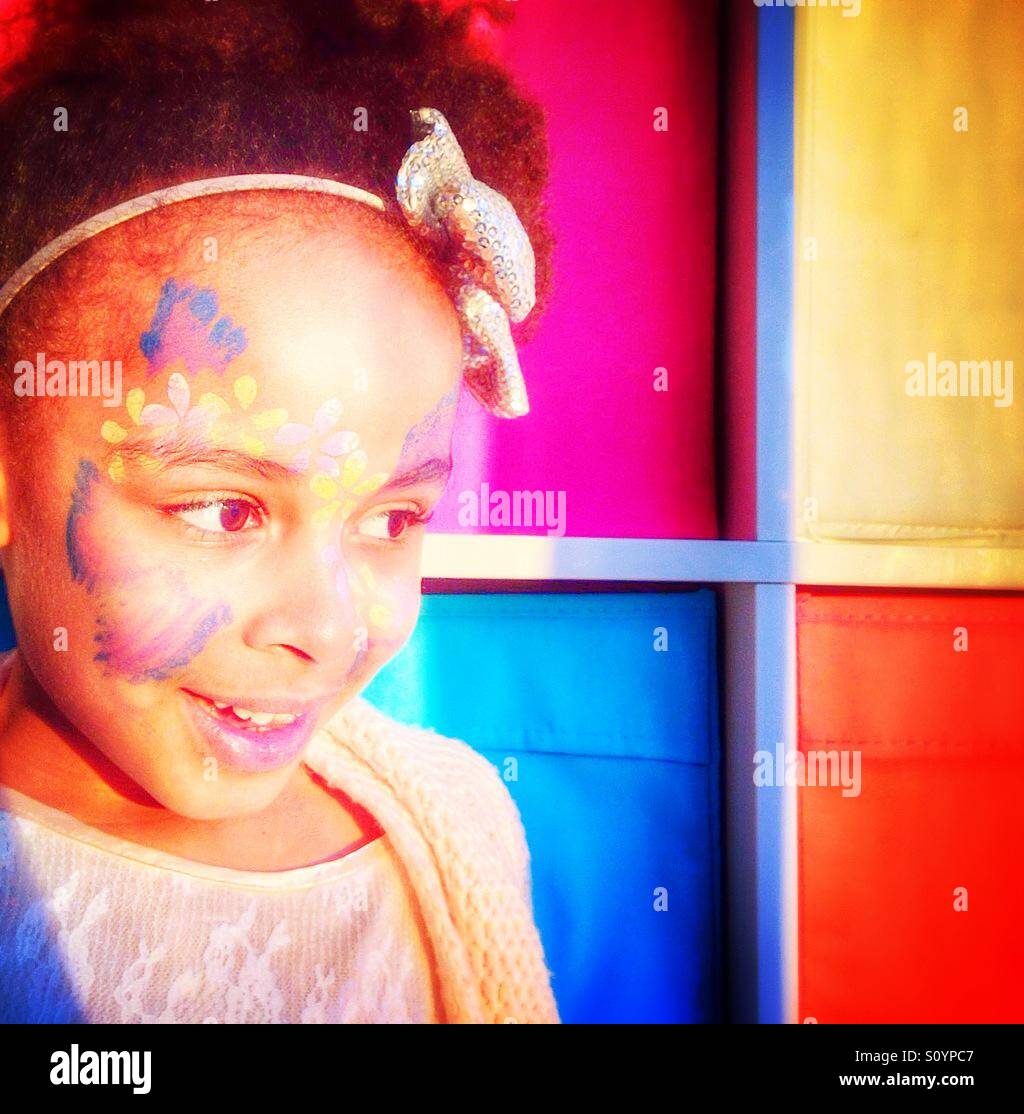 Black face paint hi-res stock photography and images - Alamy