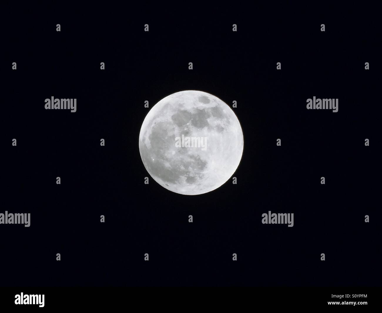 Moon zoom hi-res stock photography and images - Alamy