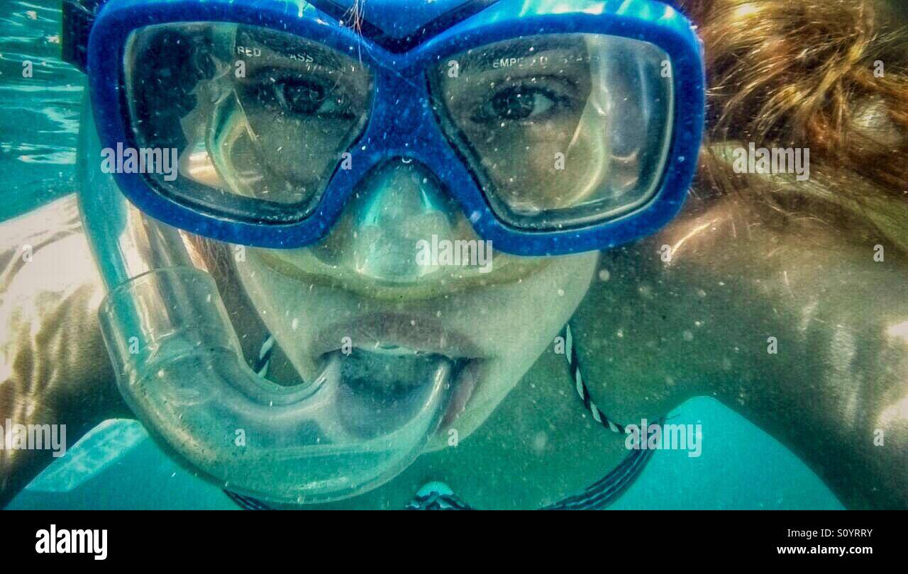 Girl underwater snorkel hi-res stock photography and images - Alamy