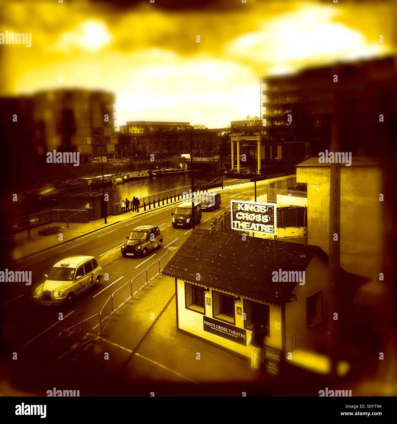 Kings cross theater hi-res stock photography and images - Alamy