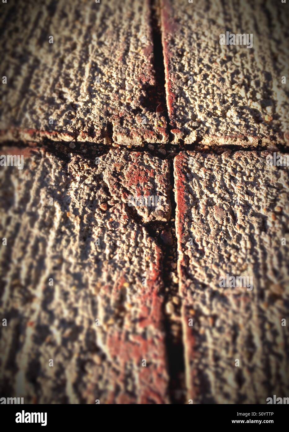 Cement cracks hi-res stock photography and images - Alamy