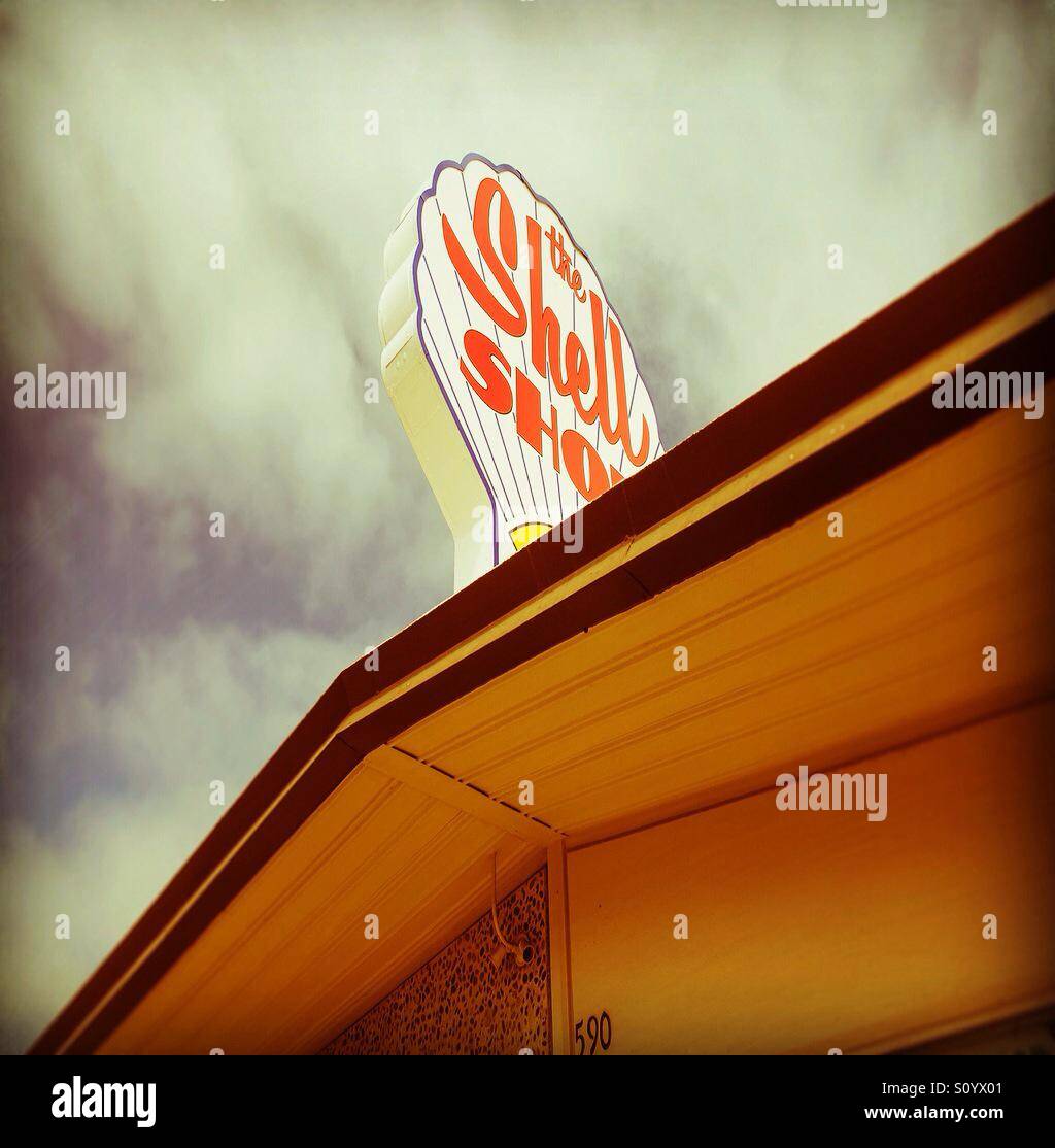 Shell shaped building hi-res stock photography and images - Alamy