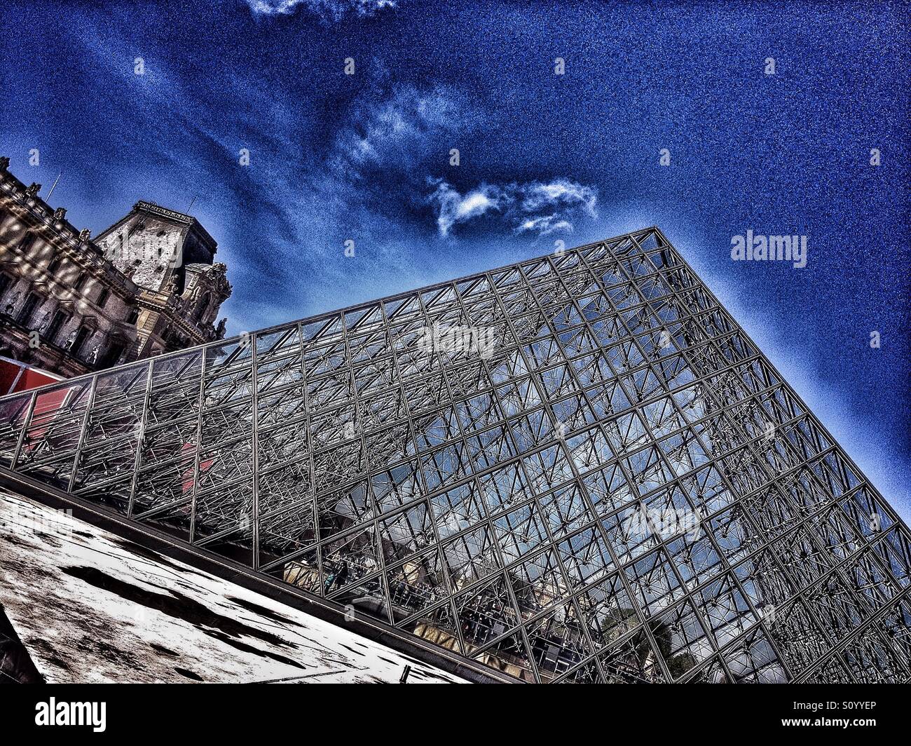 Louvre blue sky hi-res stock photography and images - Alamy