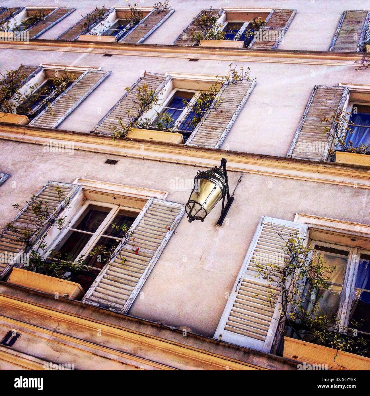 Windows paris hi-res stock photography and images - Alamy