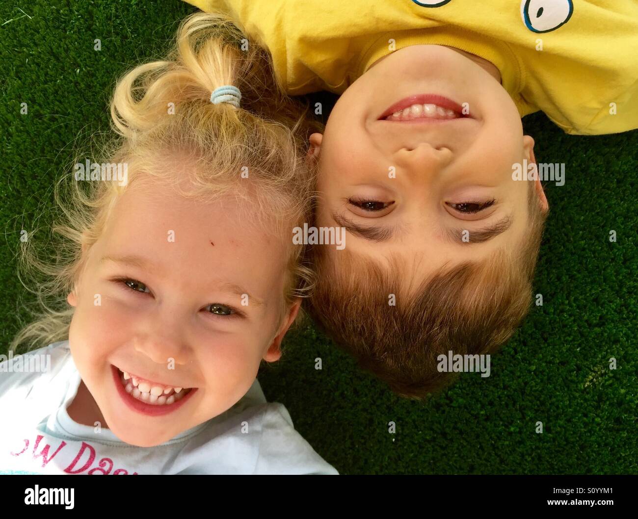 Happy kids hi-res stock photography and images - Alamy