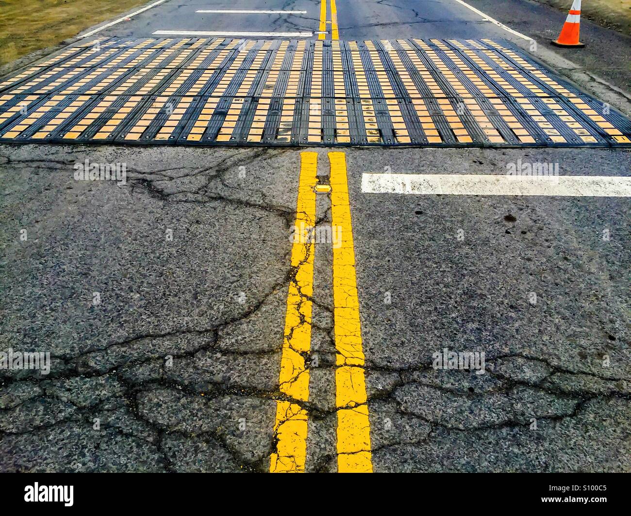 Rumble strip hi-res stock photography and images - Alamy