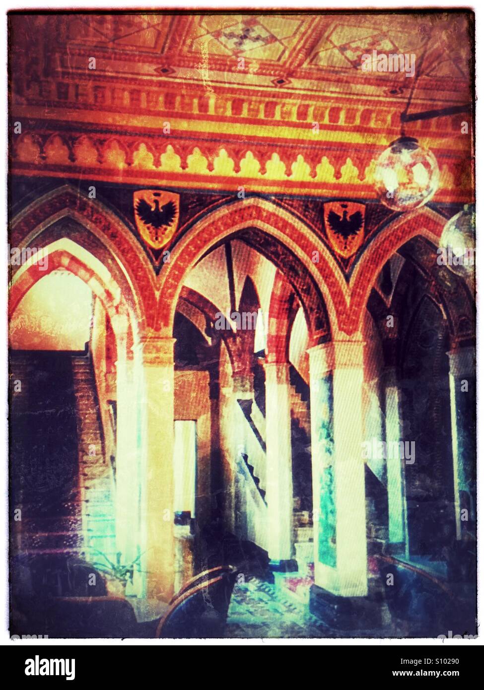 Castle arches hi-res stock photography and images - Alamy