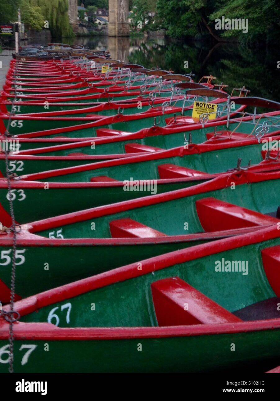 Green rowing boats hi-res stock photography and images - Alamy