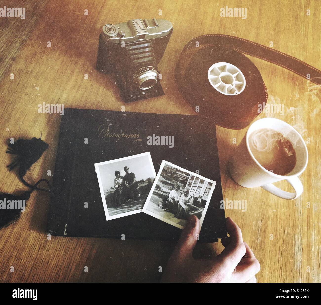 Vintage family photos memories hi-res stock photography and images - Alamy