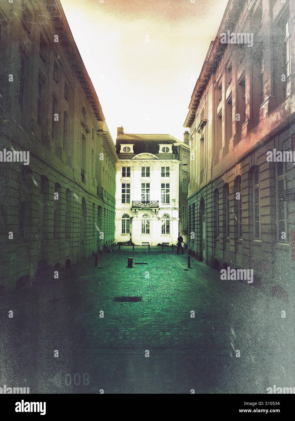 White stately home hi-res stock photography and images - Alamy