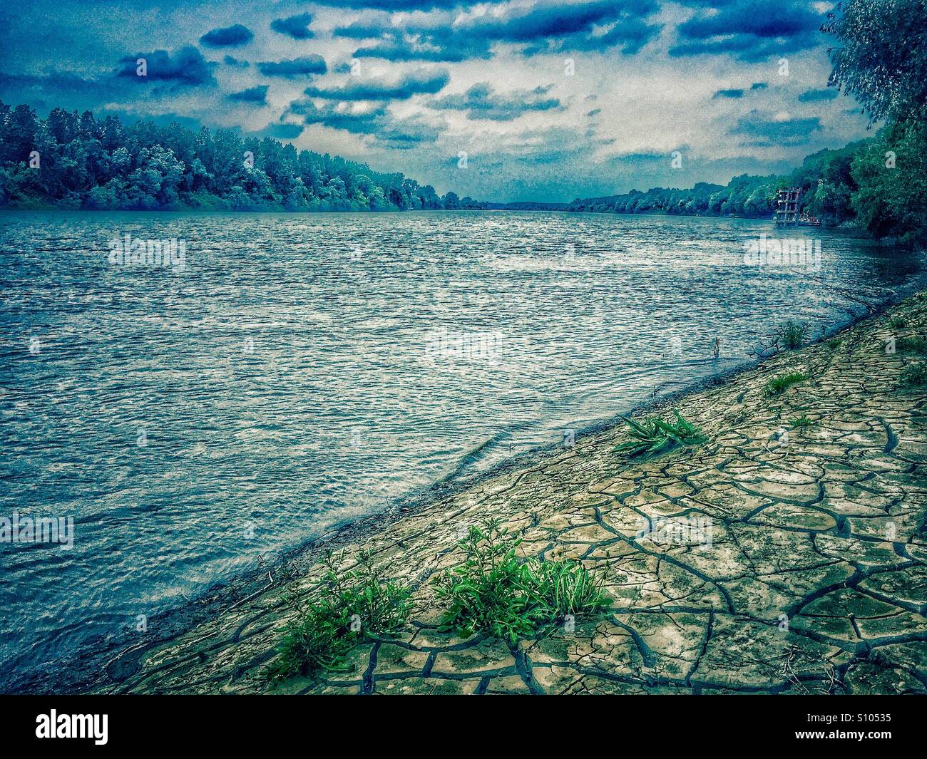 River flow hi-res stock photography and images - Alamy