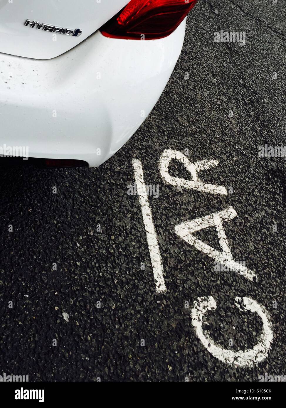 Hybrid car parking sign hi-res stock photography and images - Alamy