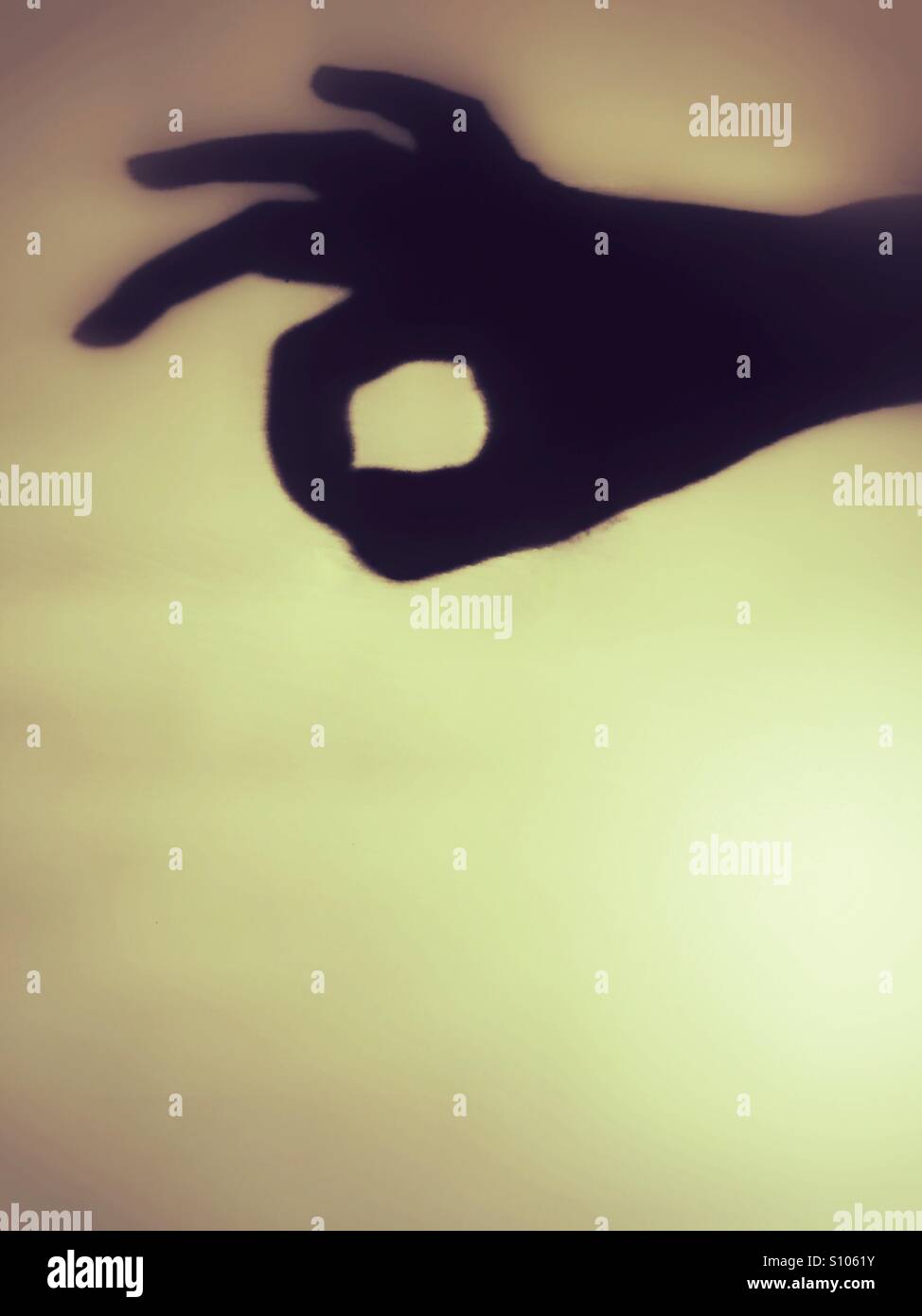 Ok hand gesture hi-res stock photography and images - Alamy