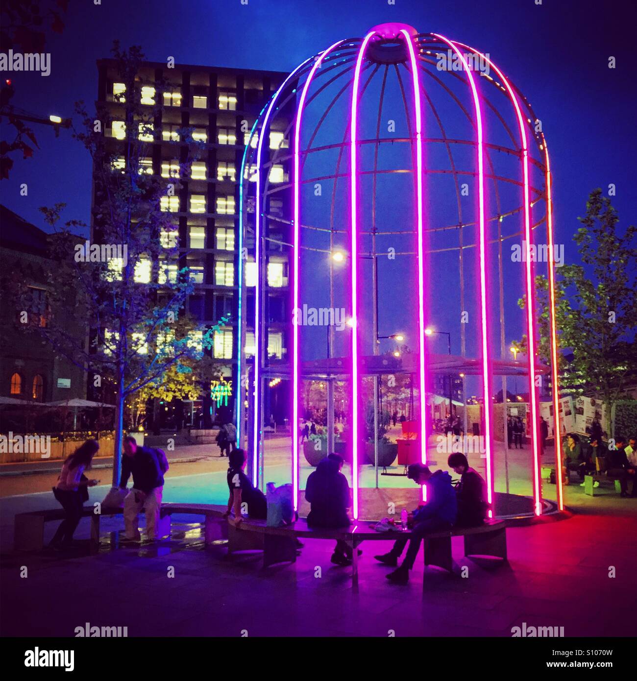 Outside London Kings Cross. Railway Station Stock Photo - Alamy