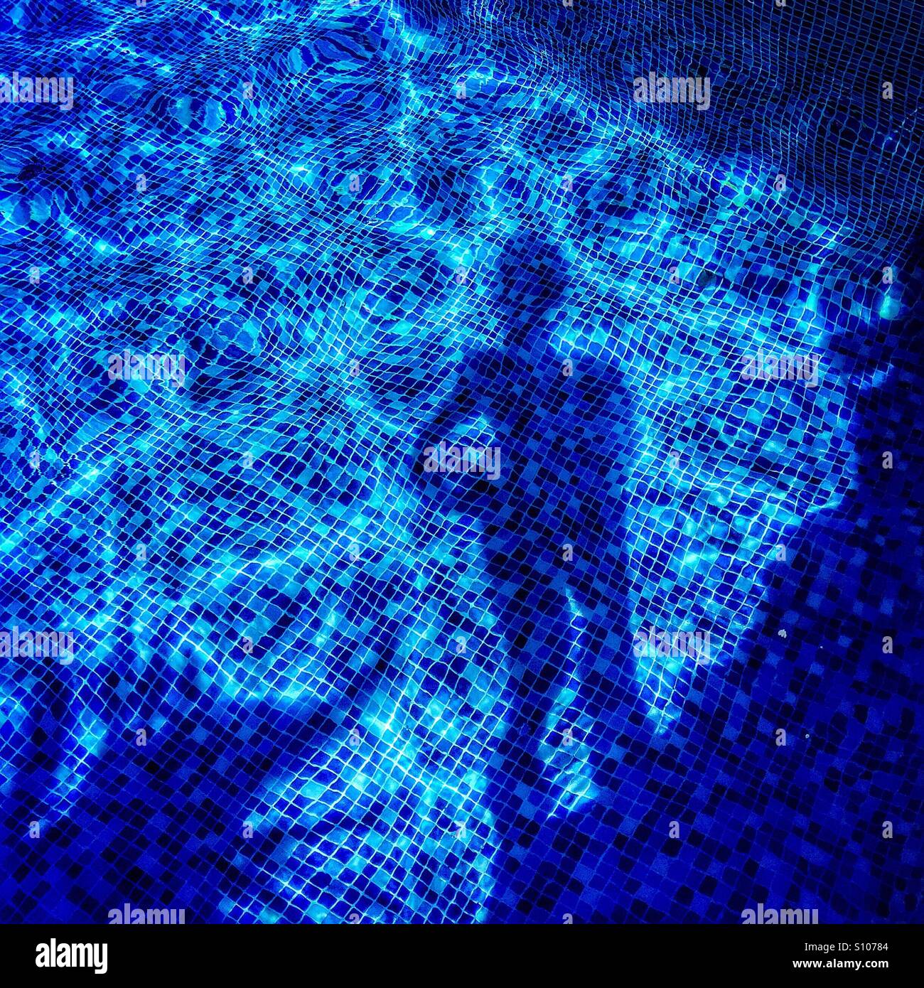 Reflection shadow woman hi-res stock photography and images - Alamy