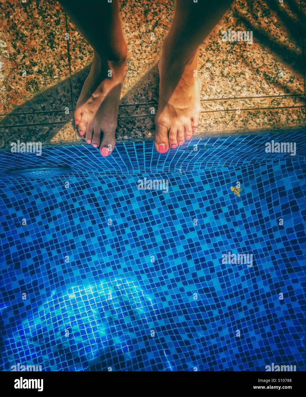 Edge jump hi-res stock photography and images - Alamy