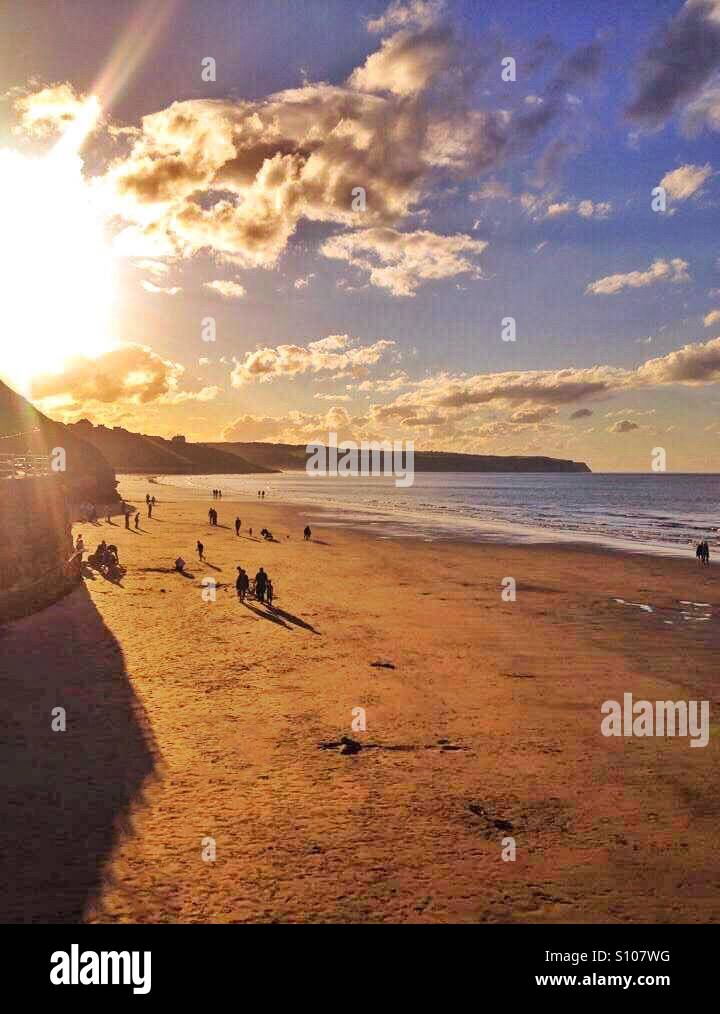 Golden whitby sunset hi-res stock photography and images - Alamy
