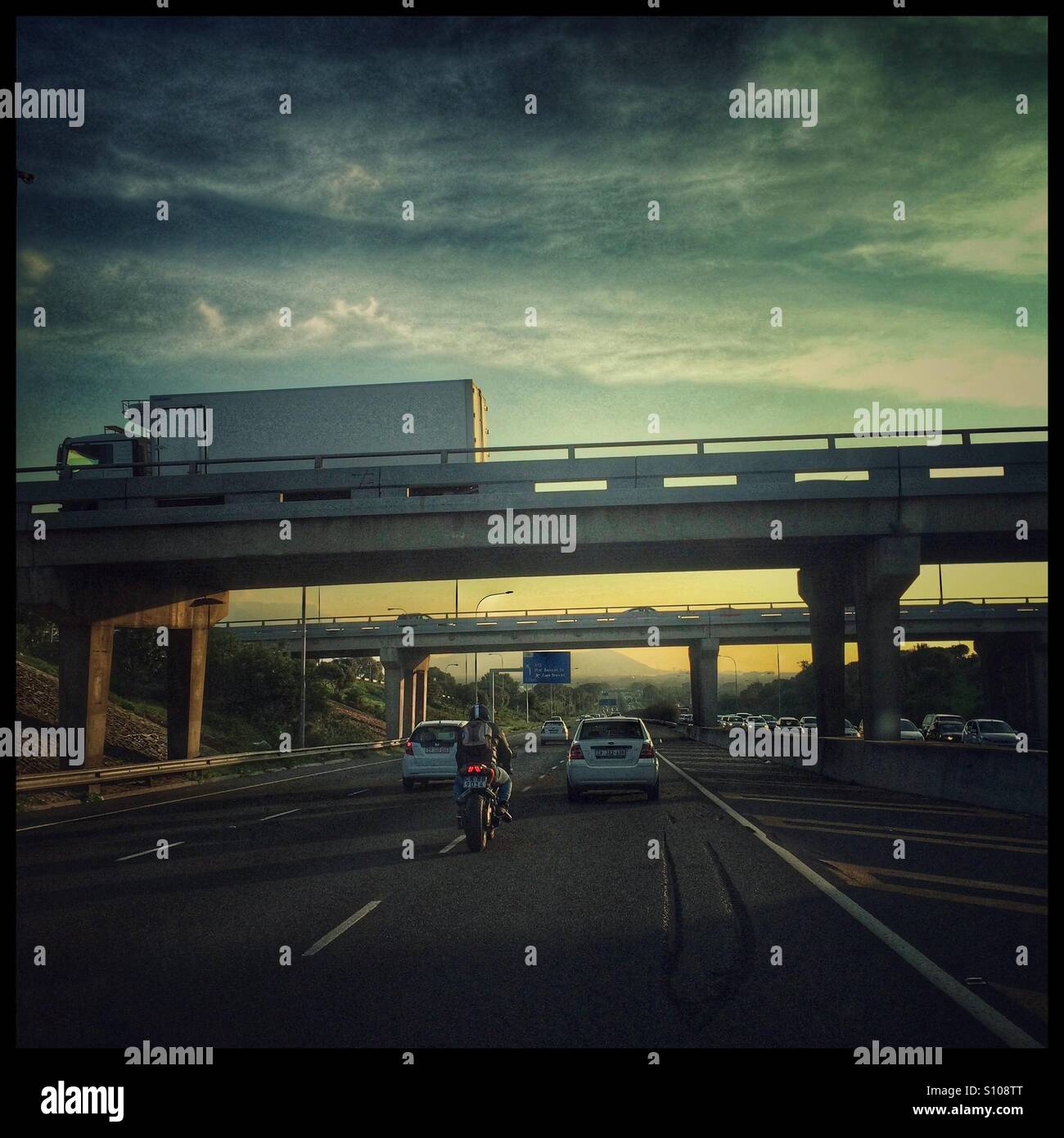 Traffic coming in to Cape Town from N1 Stock Photo - Alamy