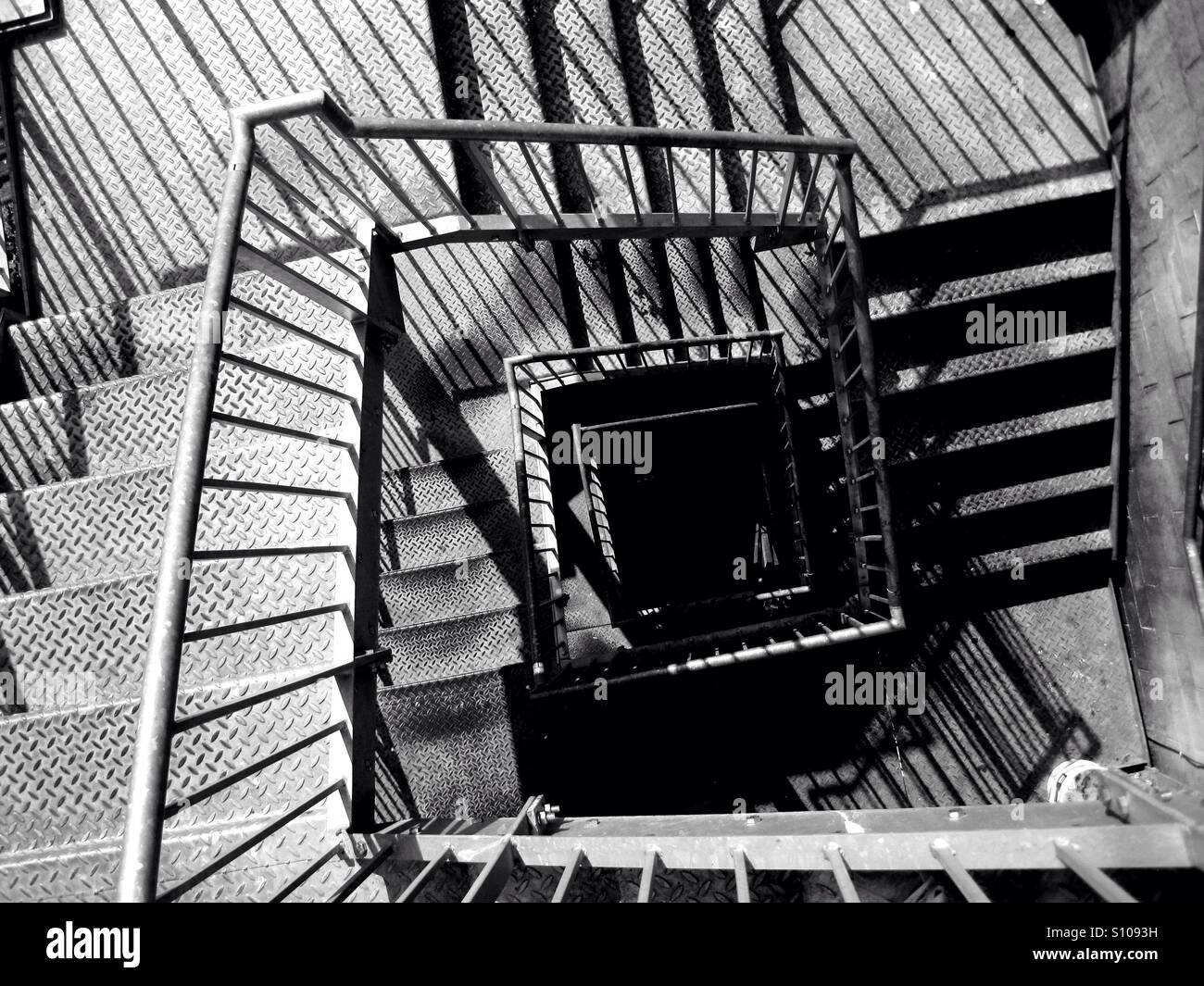 Square staircase hi-res stock photography and images - Alamy