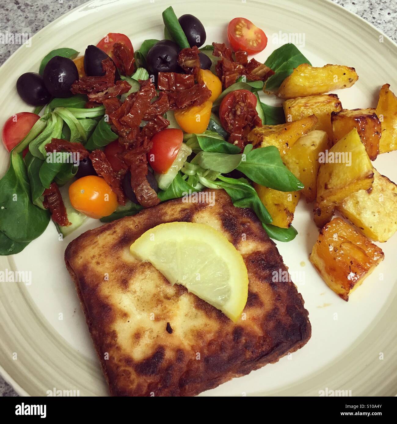 Saganaki cheese hi-res stock photography and images - Alamy