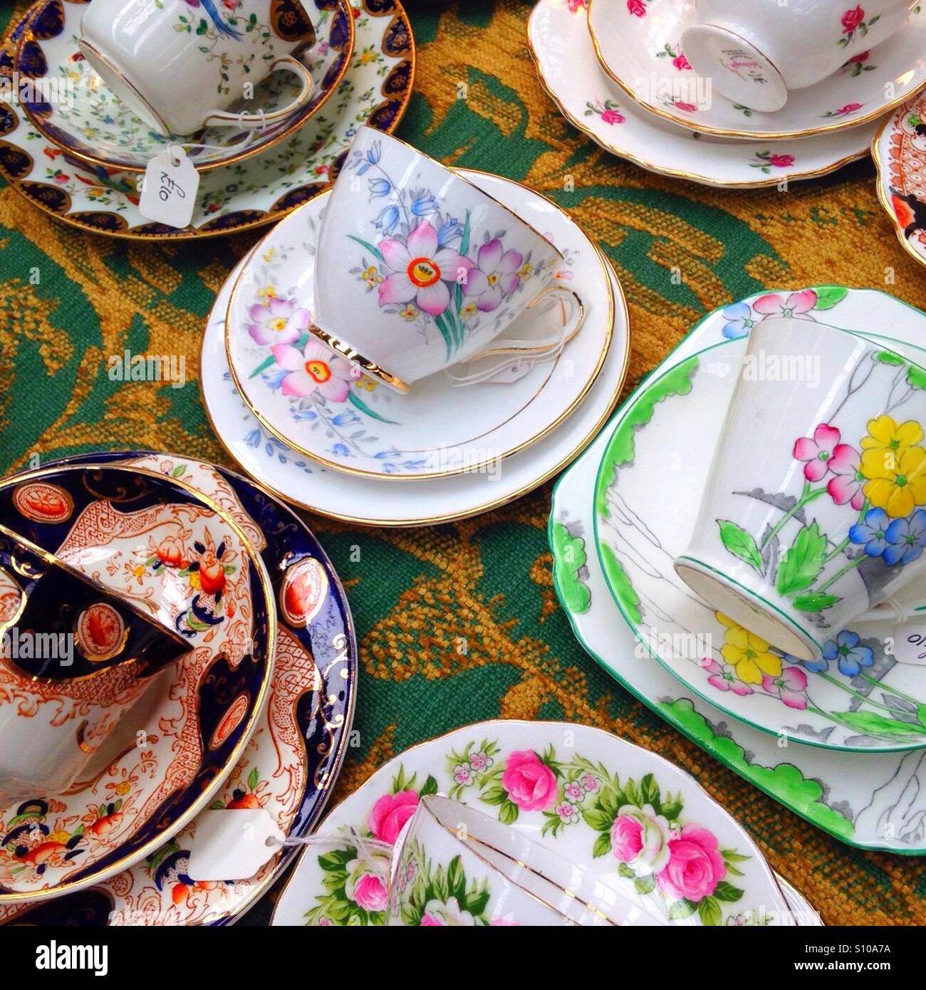 Vintage cups and saucers hi-res stock photography and images - Alamy