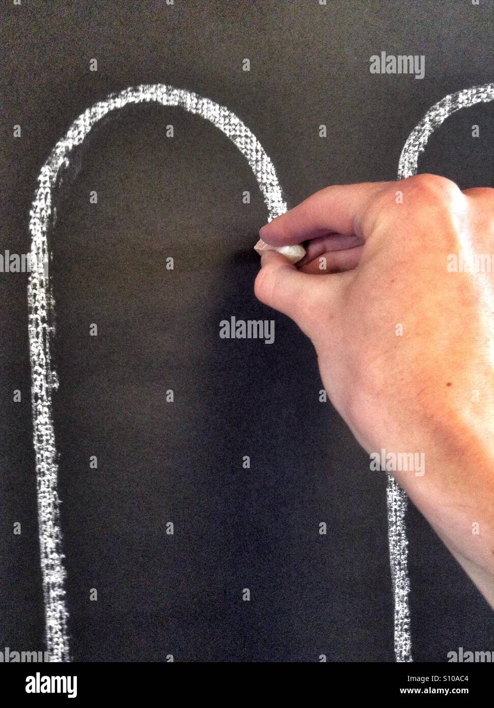White chalk art drawing hi-res stock photography and images - Alamy