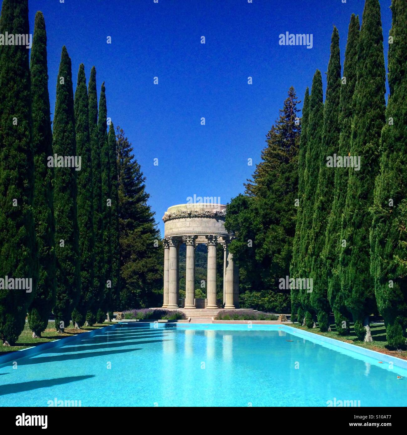 Pulgas water temple hi-res stock photography and images - Alamy