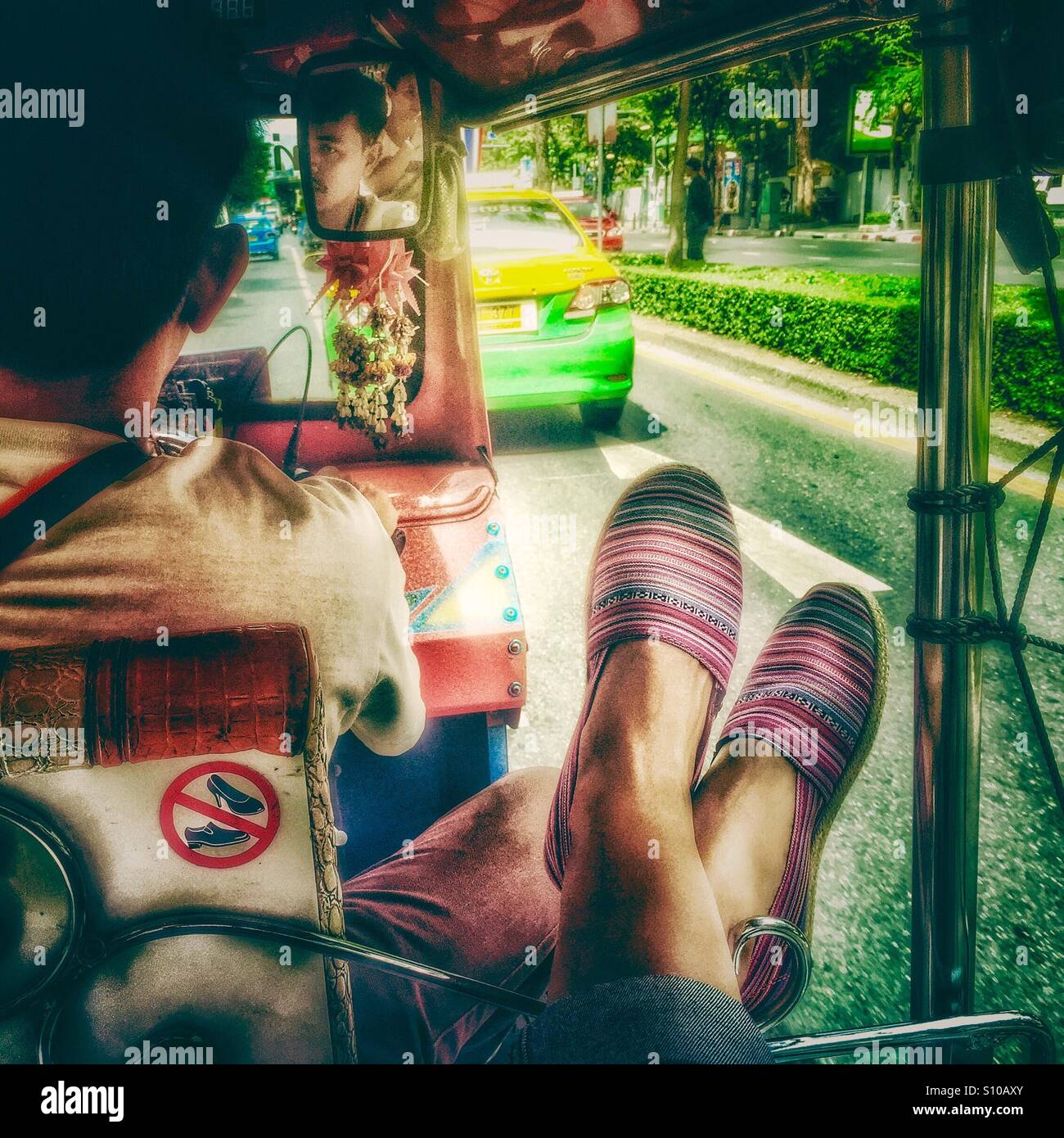 Bangkok rickshaw driver hi-res stock photography and images - Alamy