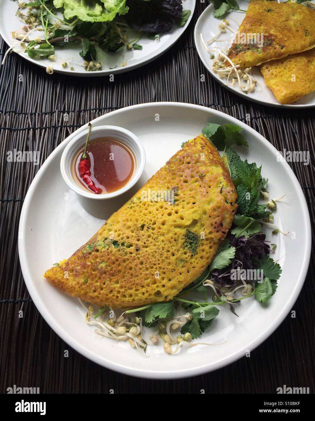 Banh xeo hi-res stock photography and images - Alamy