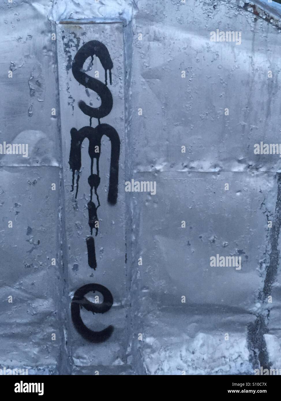 Silver graffiti hi-res stock photography and images - Alamy