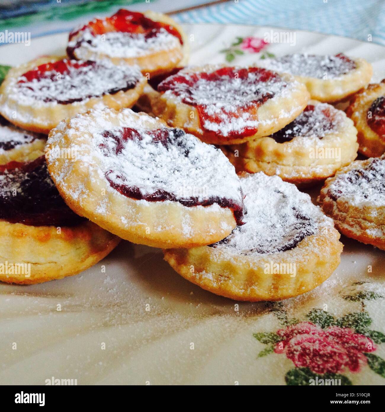 English jam tarts hi-res stock photography and images - Alamy