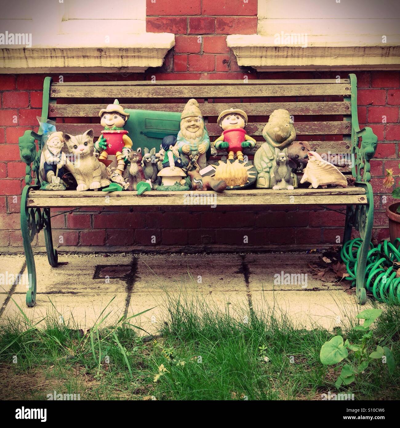 Garden gnomes a garden hi-res stock photography and images - Alamy
