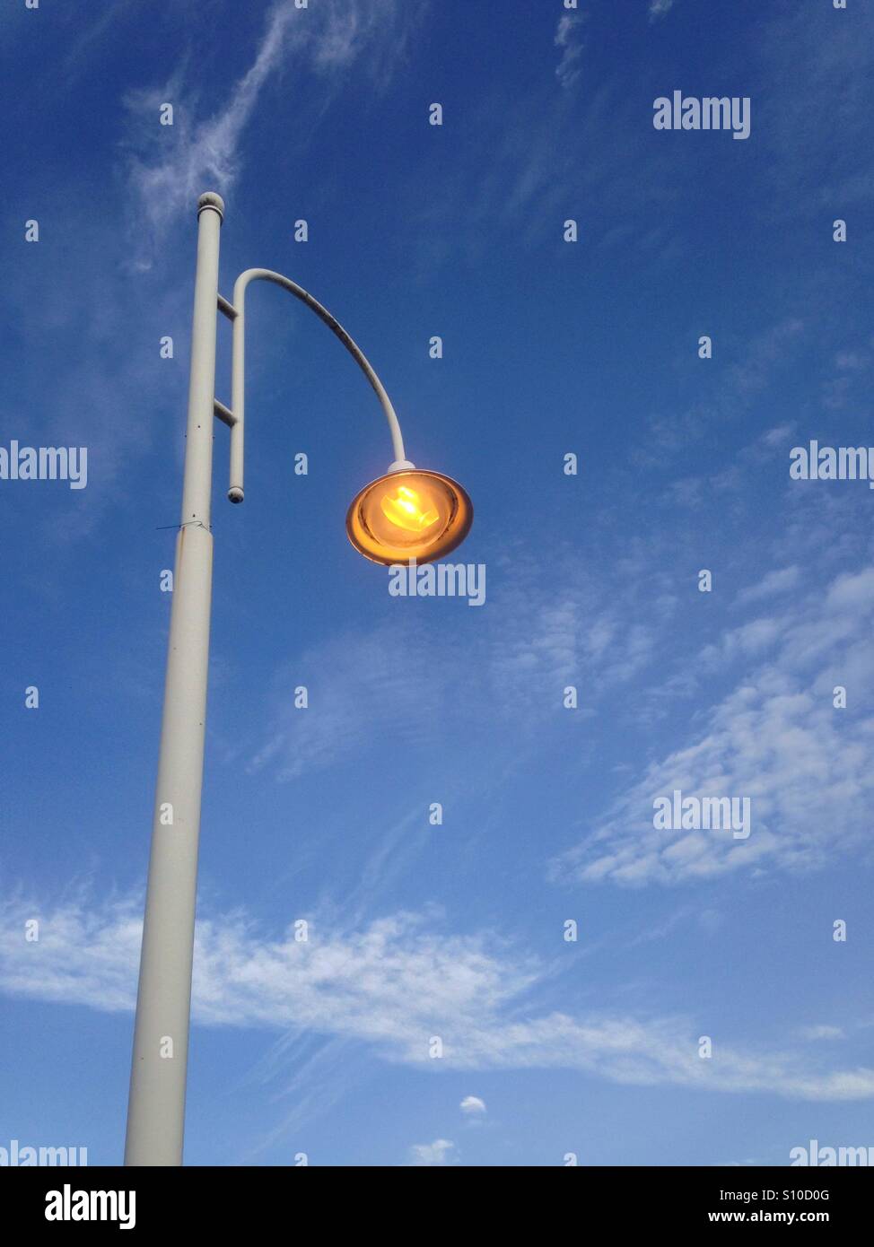 Lamp post lights hi-res stock photography and images - Alamy