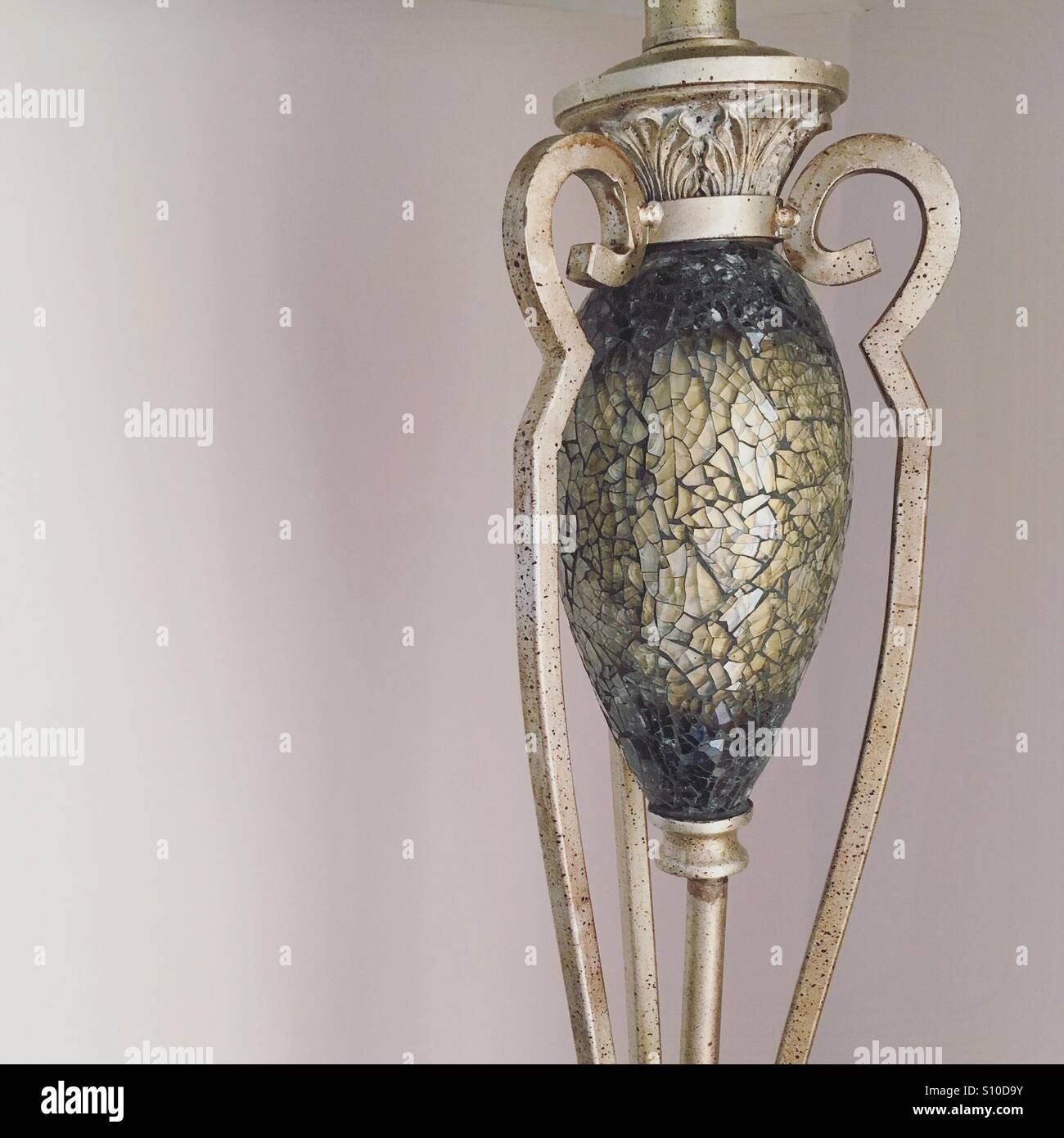 Stand metal hi-res stock photography and images - Alamy