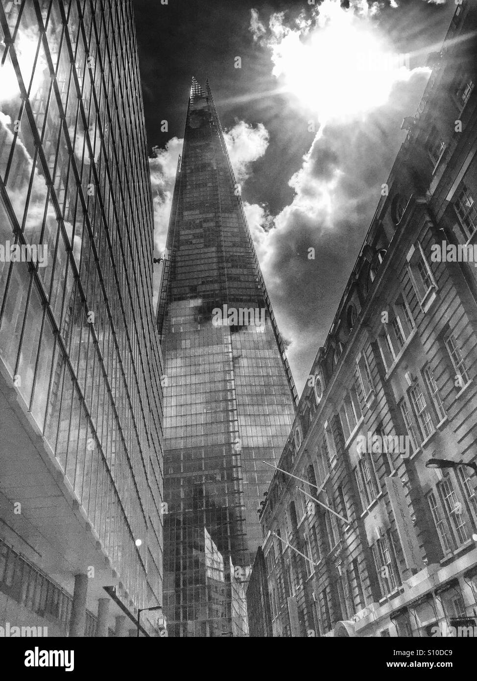 Shard architecture Black and White Stock Photos & Images - Alamy