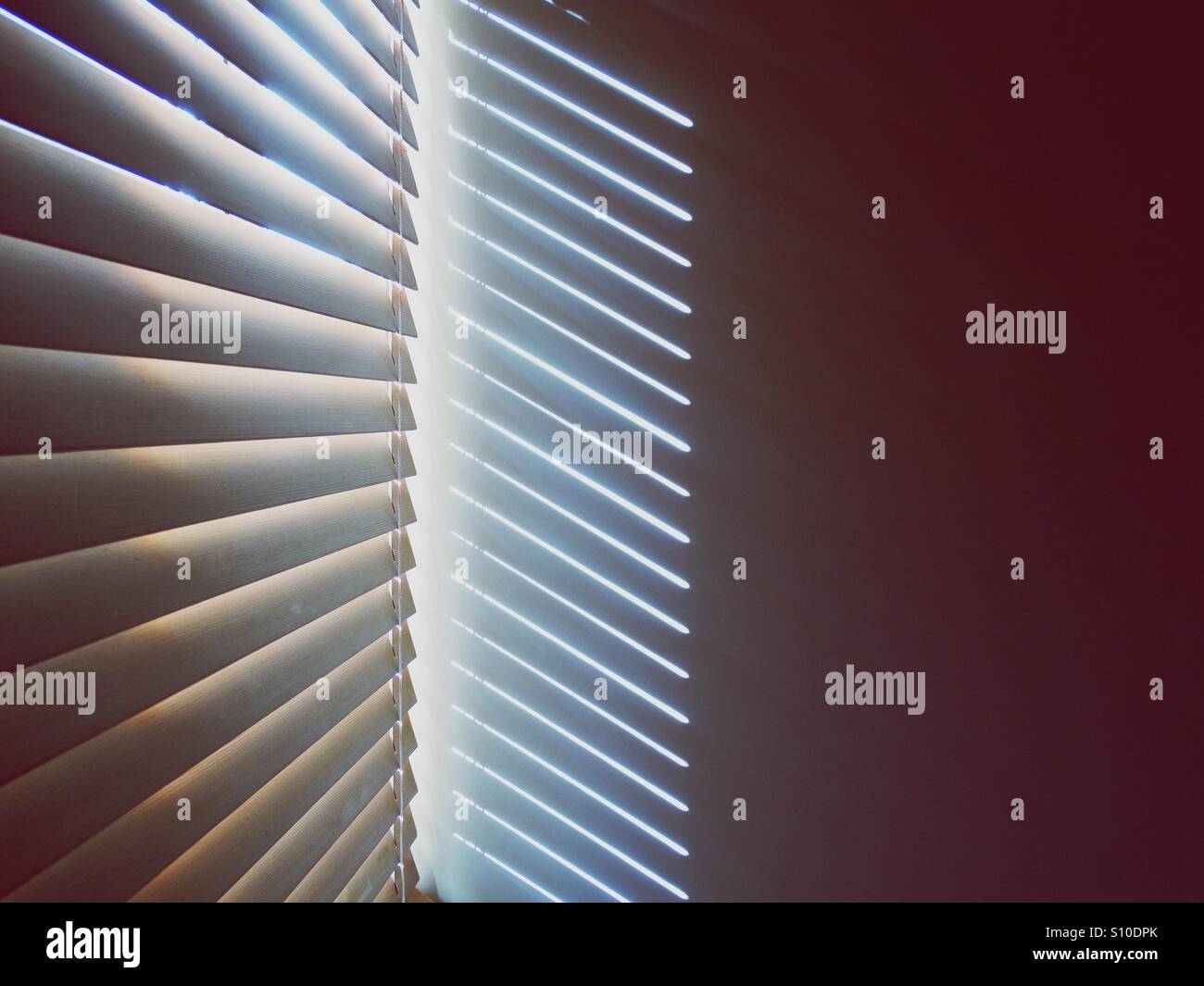 Venetian blind sunlight hi-res stock photography and images - Alamy
