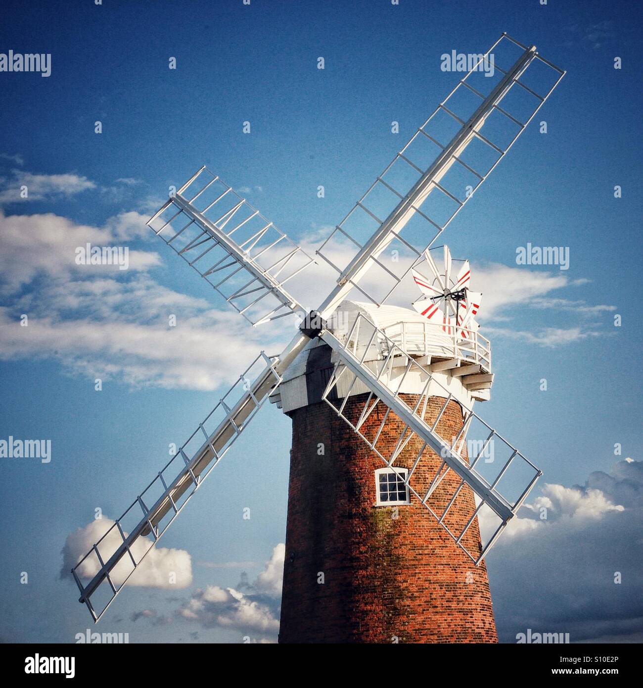 Windmill in norfolk broads Stock Photo - Alamy