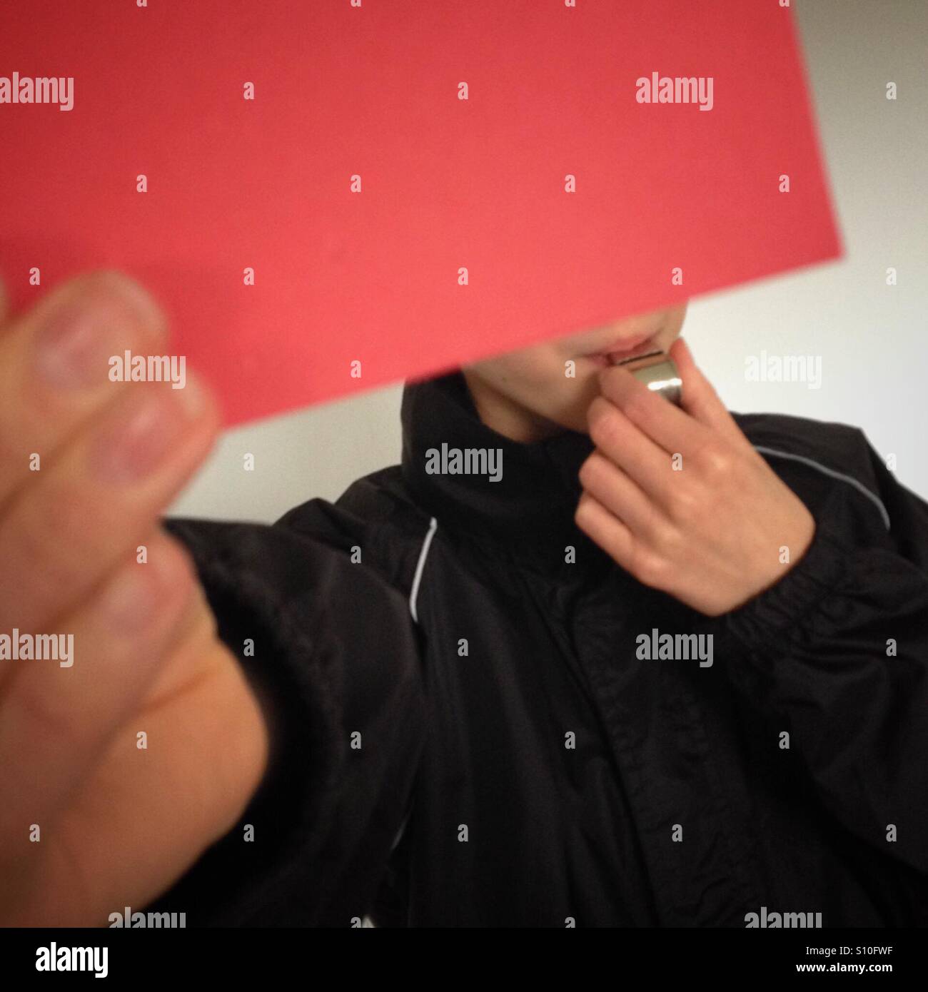 Referee red card hi-res stock photography and images - Alamy