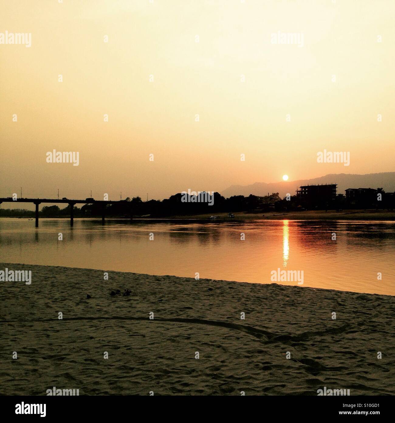 Narayani river hi-res stock photography and images - Alamy